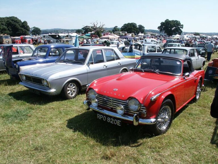 Historic Vehicle Gathering - Powderham Castle